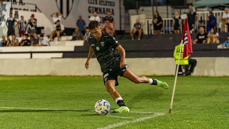 Set-Piece Tactics: How to Score More from Corners & Free Kicks ...