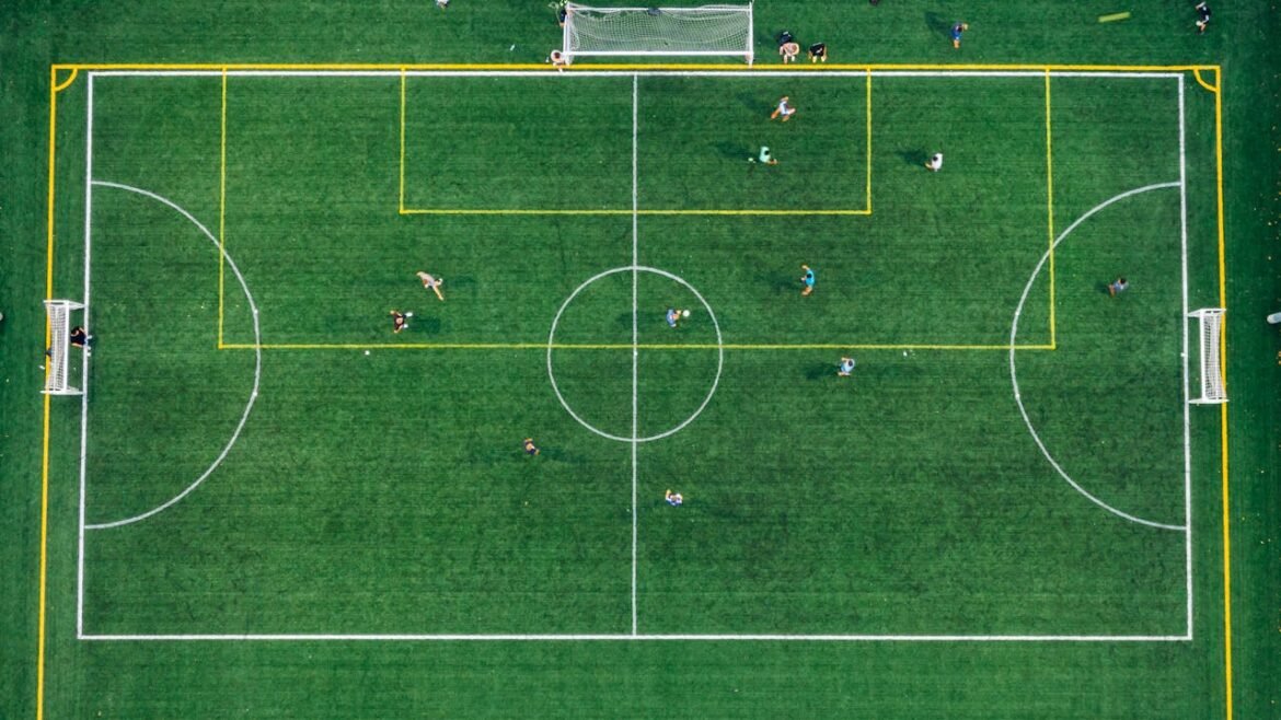 4-4-2 vs. 4-3-3: Which Soccer Formation Works Best? - SOCCERPULSE101